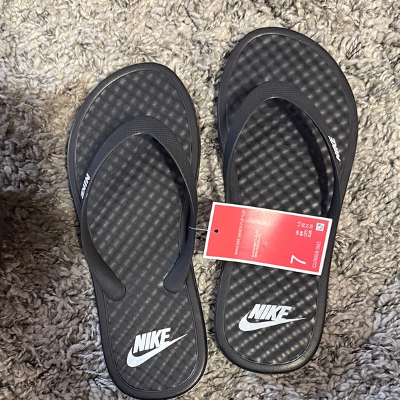 Nike | Shoes | Nike Black And White Flip Flops | Poshmark